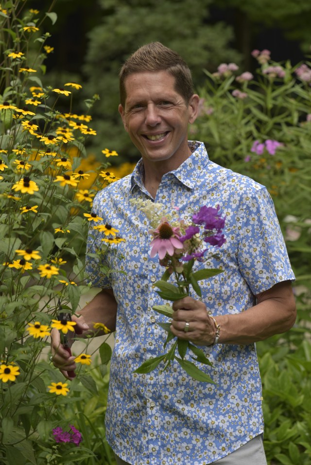 The Clover Girls by Viola Shipman Review – Author Anthony Avina